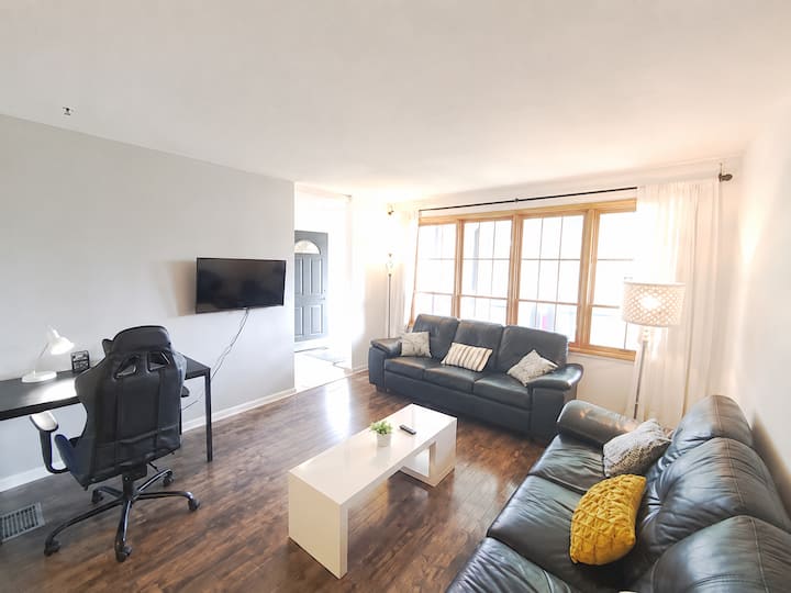 Clean Quiet Place To Stay & Rest - Mississauga