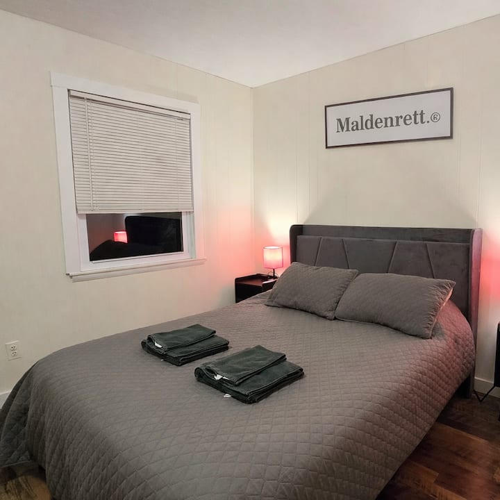 Renovated 1br Apt, 1st Floor, Near T, Ac, Parking - Malden, MA