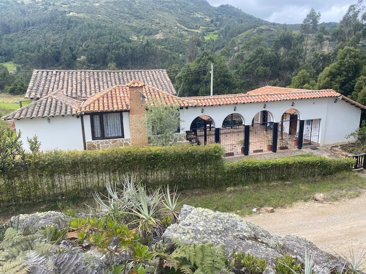 Hermosa Casa Campestre, Tranquilidad Y Naturaleza - Boyacá