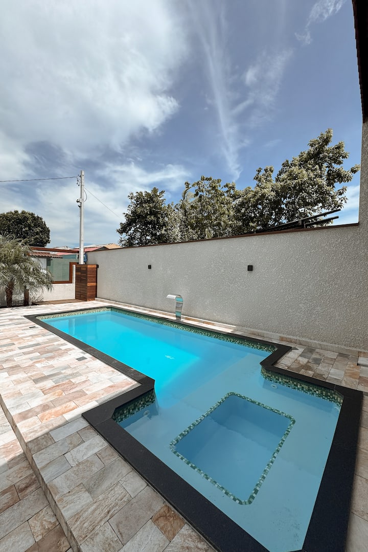 Sobrado Com Piscina Matinhos - Matinhos