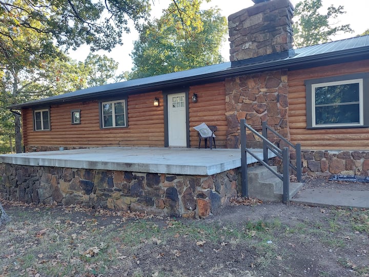 Log Cabin On 28 Acres - Tahlequah, OK
