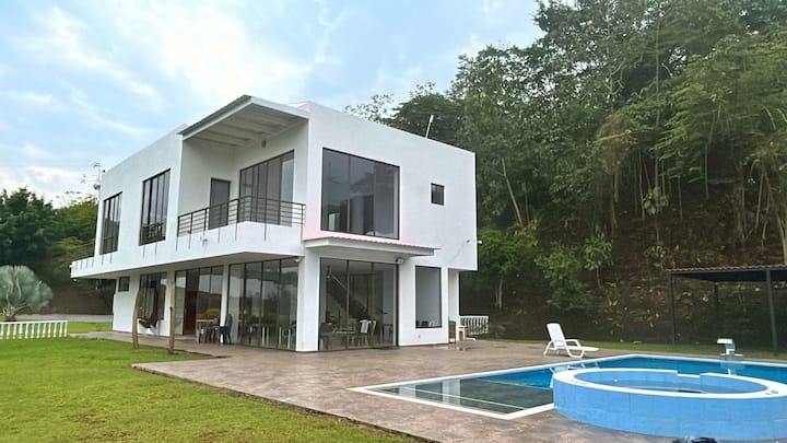 Espectacular Casa Rodeada De Naturaleza - Villeta