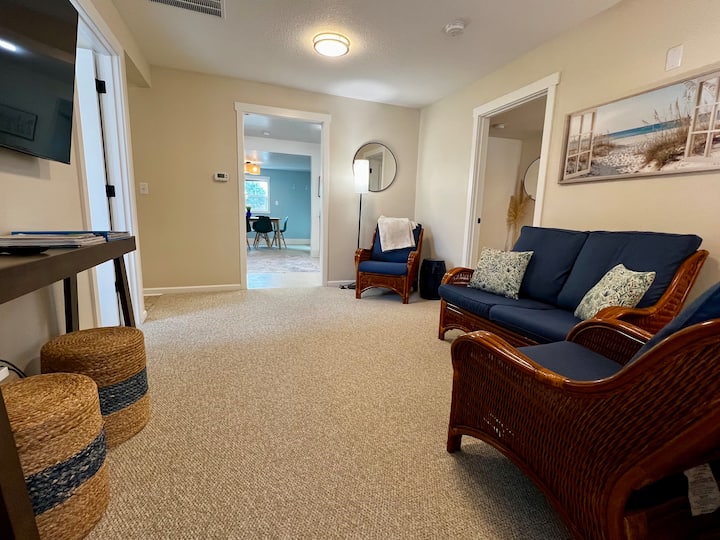 Central Cottage: Walk Everywhere - Rockaway Beach, OR