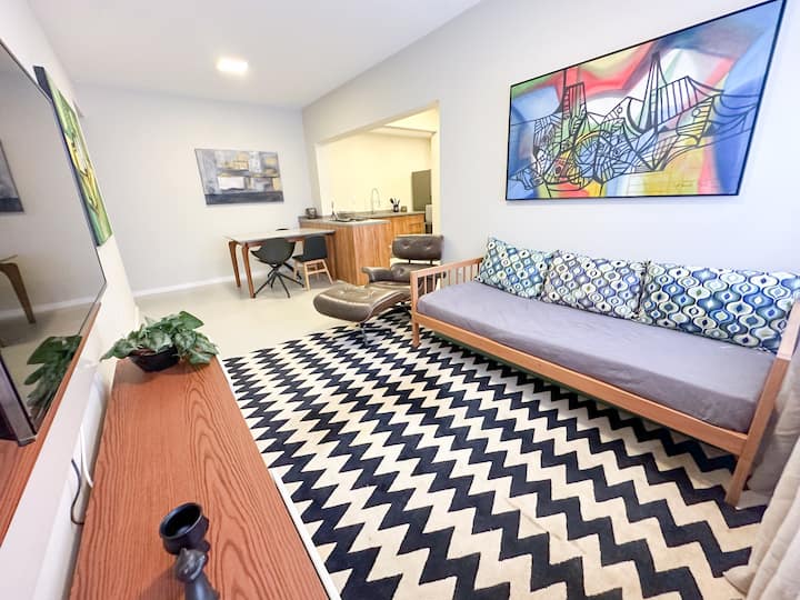 No Coração De Floripa Perto De Tudo E Com Garagem! - Florianópolis