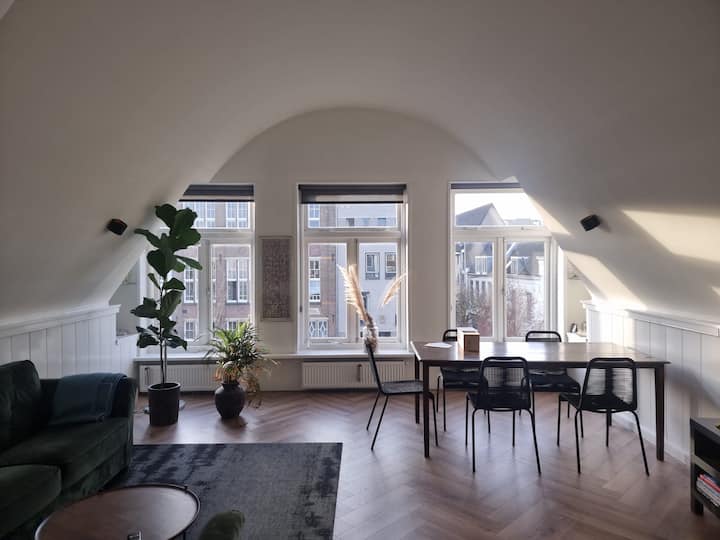 2 Kamer Appartement Aan De Oudegracht. - Utrecht