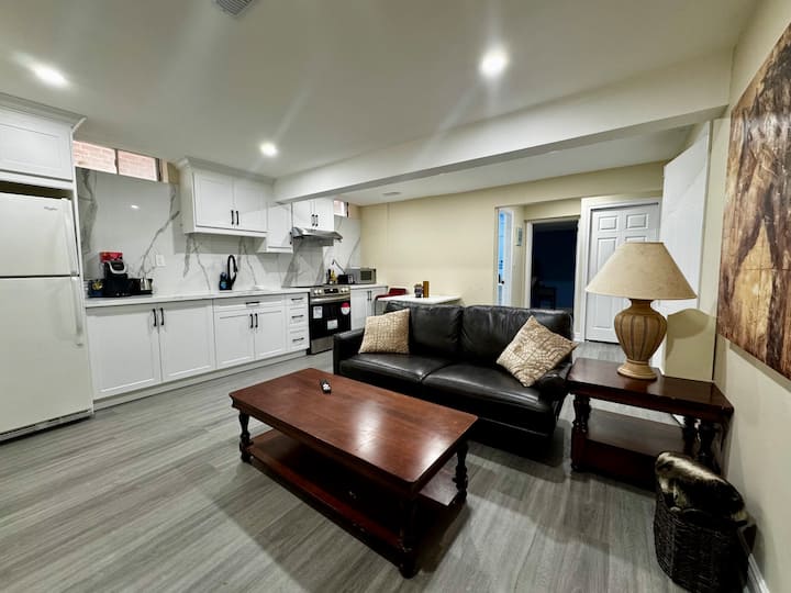 Cozy 1br Unit In Gorgeous Whitby Neighbourhood - Oshawa