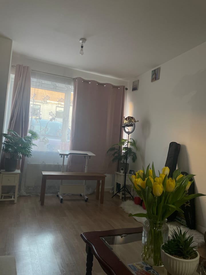 Double Room Near Hospital & Station - Colchester