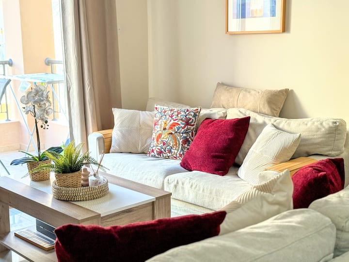 Comfy 1 Bed Apartment, Great Location 200mbps Wifi - Paphos