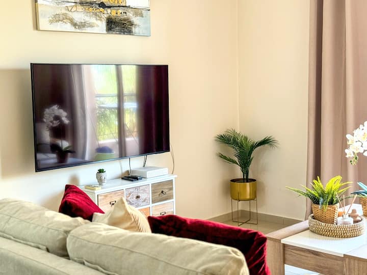 Comfy 1 Bed Apartment, Great Location 200mbps Wifi - Paphos