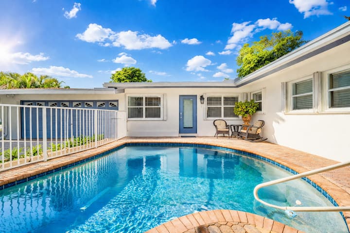 Blue Tide 2 | Heated Pool | Beach Gear - Fort Lauderdale, FL