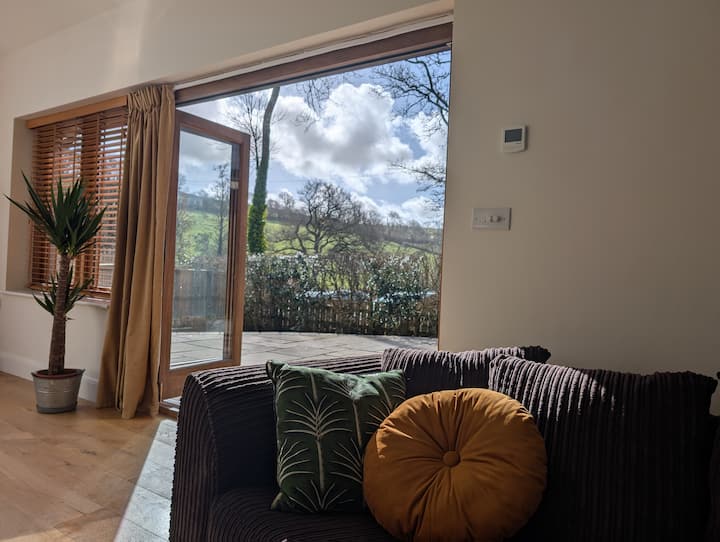 The Dairy With Hot Tub And Log Burner - Llangrannog