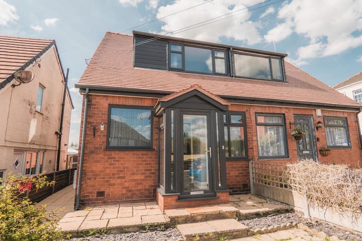 The Best House In Bury - Rochdale