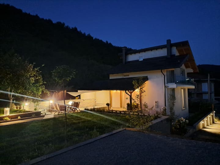 Villa Element: 4br Pool Oasis - Sarajevo
