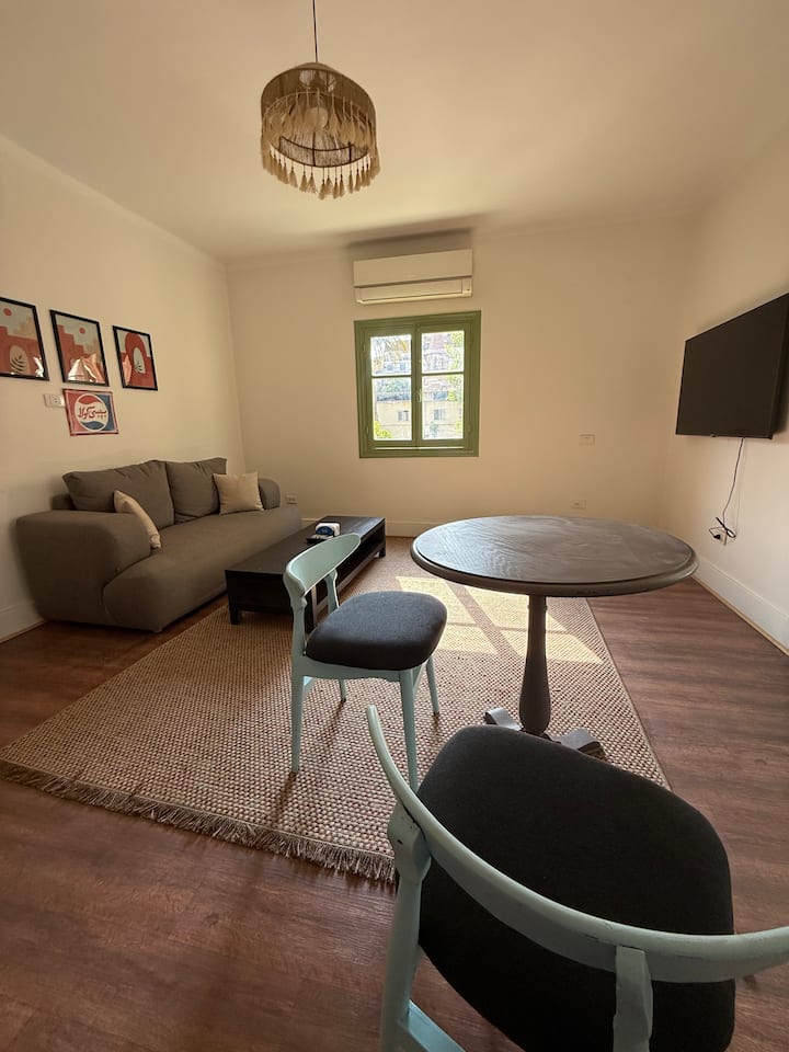 Sunny 1-bedroom Apartment With Big Balcony 1018 - Cairo