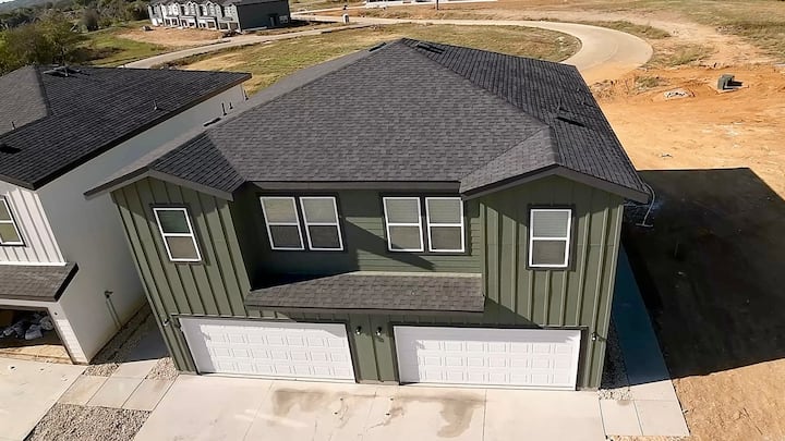 Brand New 3 Br Burleson | 30 Min Fort Worth & Dfw - Burleson, TX