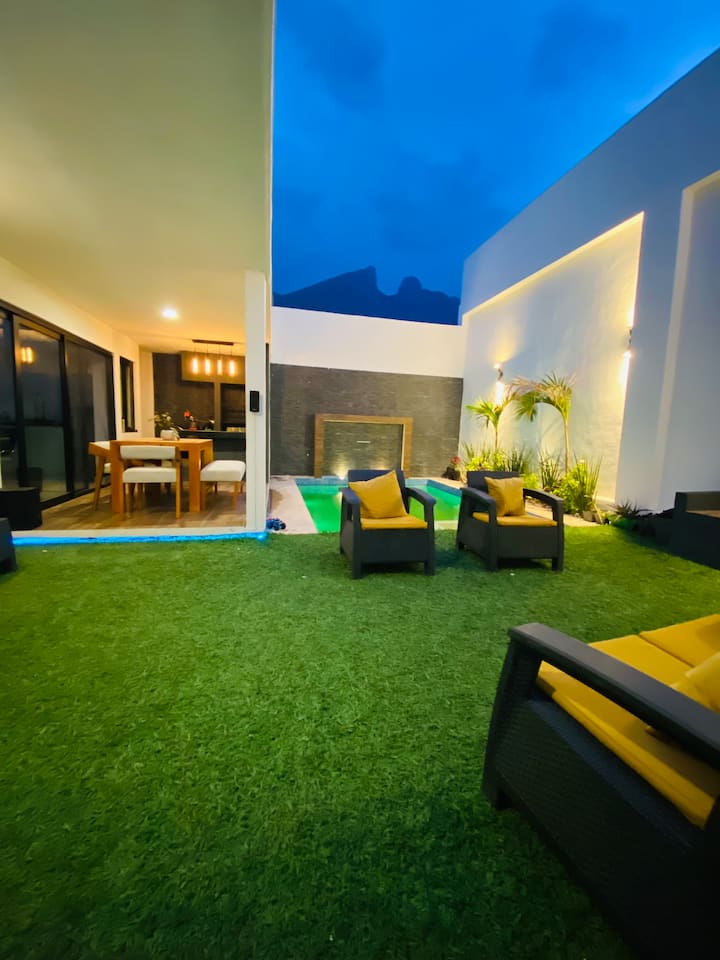 Residencia, Alberca Climatizada - Monterrey