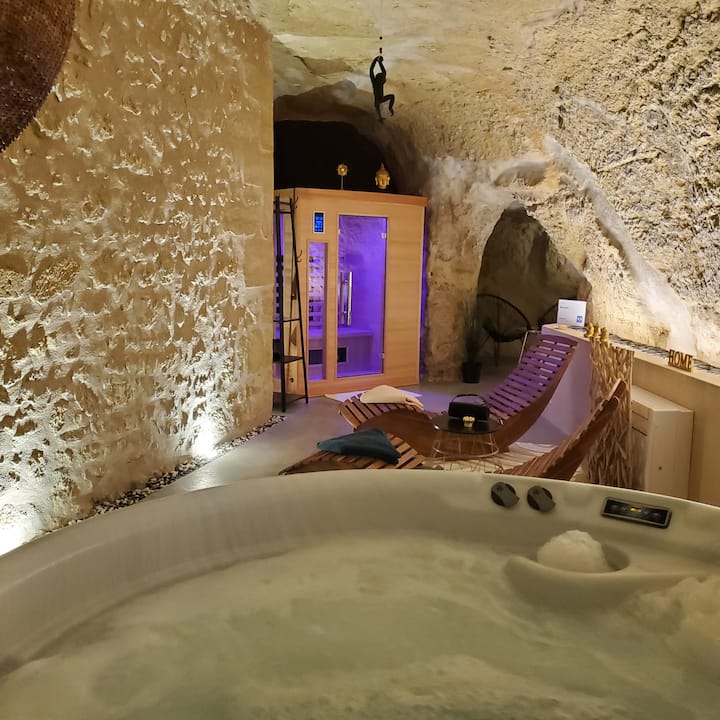 Gîte Romantique Troglodyte "Wine Not" - France