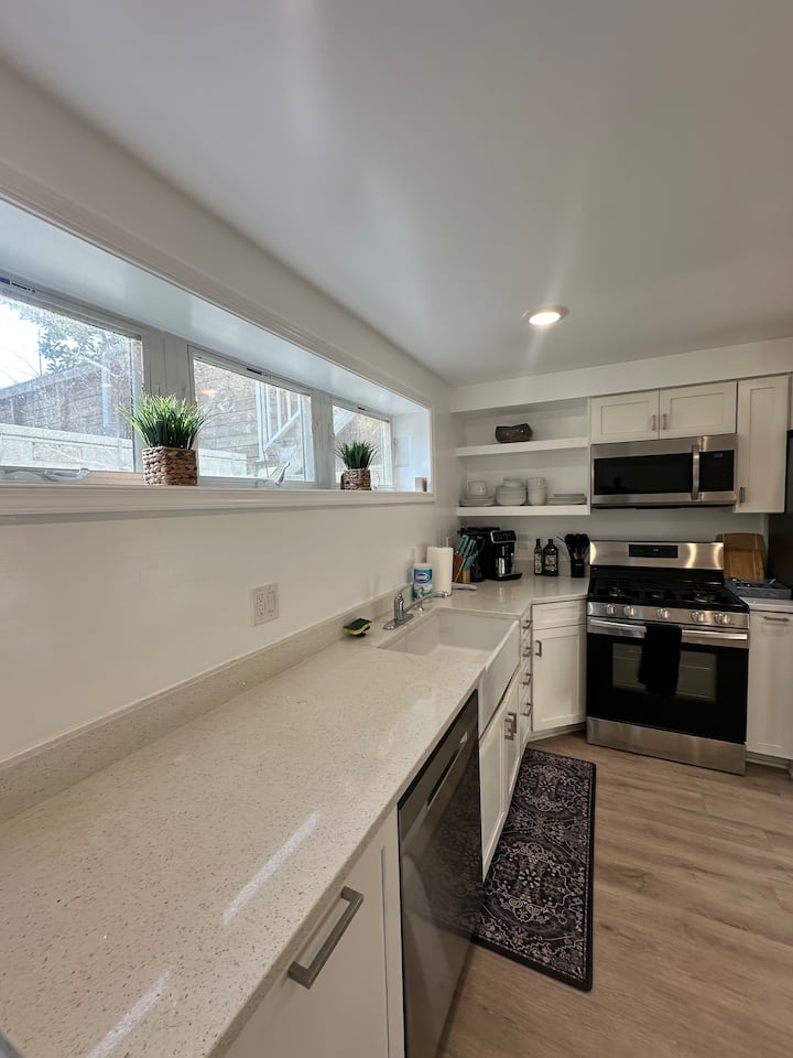 2bd 2bth Easy Access Public Trans And Rfk Fields - Gallaudet University, Washington