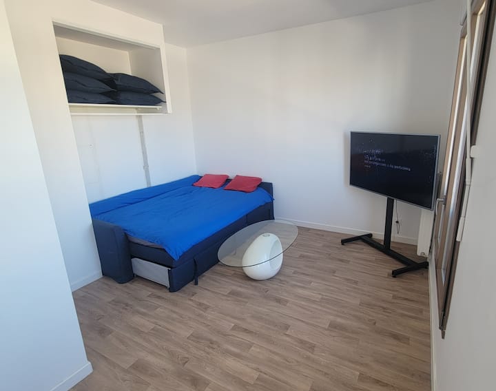 Studio Totalement Neuf (02.2025) - Saint-Denis, France