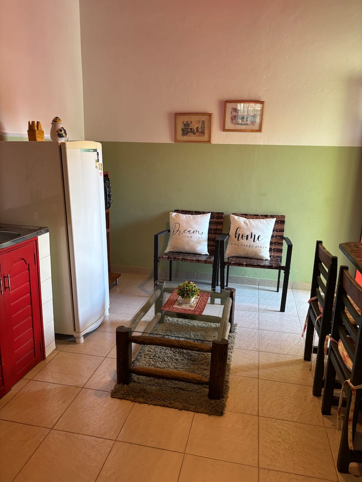 Departamento Con Parrilla, Céntrico Y Confortable. - Itapúa