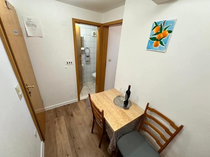 Cozy Apartment, Sea View Terrace & Free Parking - Vodice