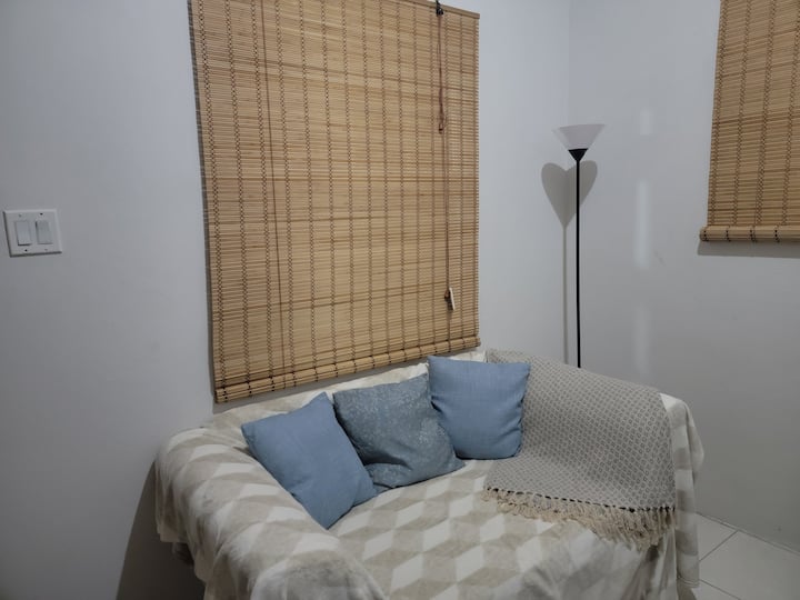 Home Away From Home- Apt 4 - Barbados
