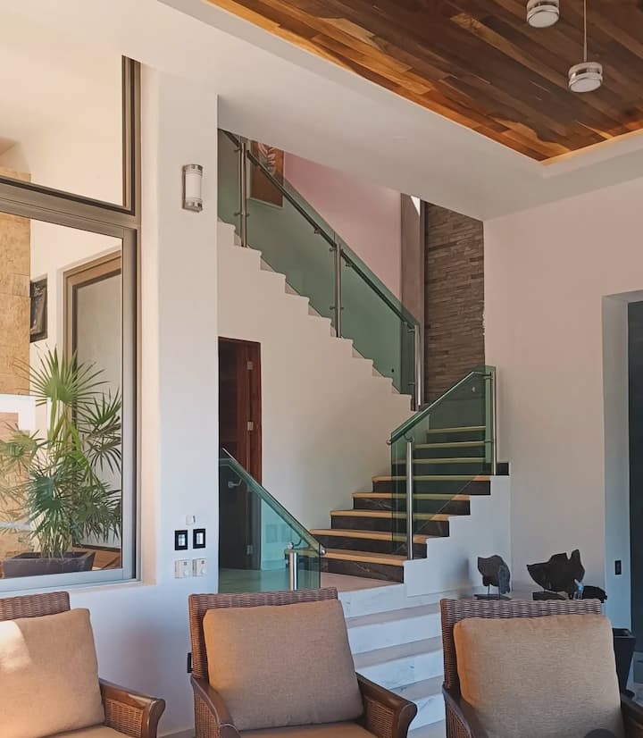 Villa Familiar Vista Al Océano - Los Ayala