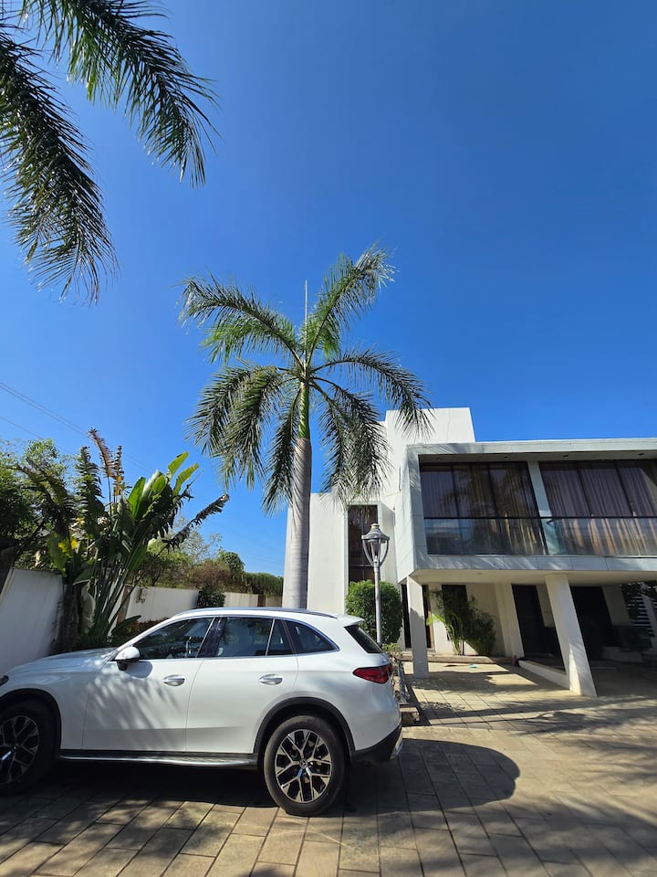 Luxury Villa For Staycation, Events And Holidays - Rajkot