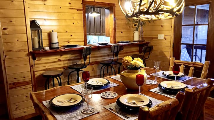 Rustic 6-br Cabin, Heart Of Hochatown – Sleeps 16! - Broken Bow, OK