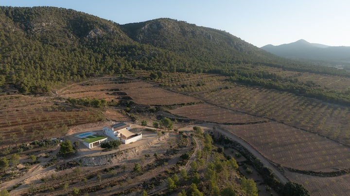 Private Estate · Pool & Mountains · 50ha · New - Ibi