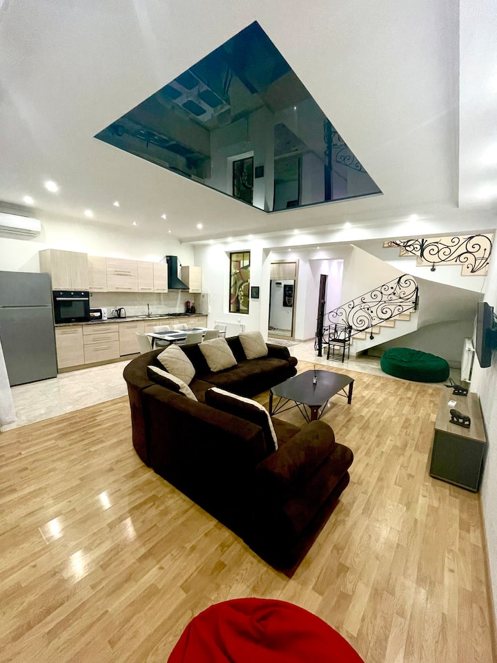 Luxurious Villa In Tbilisi - Georgia