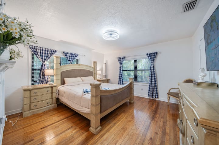 2 King Beds Private Side Home - 탤러해시