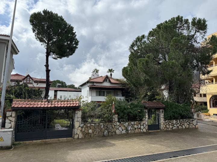 Denize 100 Metre Müstakil Villa - İçmeler