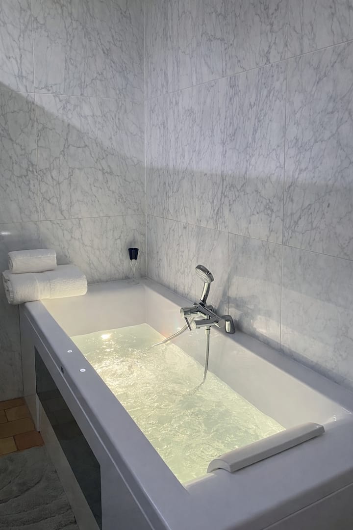 Suite Spa Privée - Hammam & Jacuzzi D’exception - Strasbourg