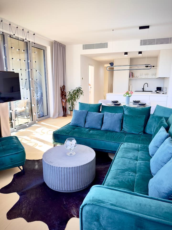 Sky Park Sunrise Apartment, 2 Bedrooms, Downtown - Bratislava