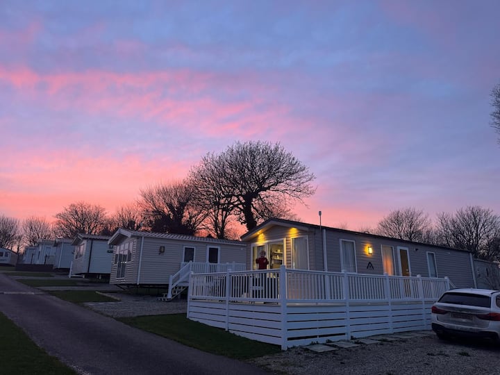 6 Berth Caravan With Decking - Holywell