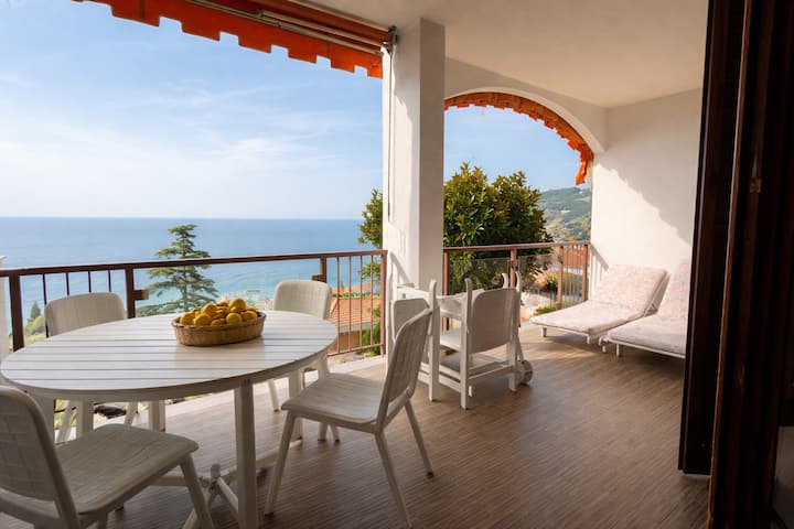 La Casa Dei Pepi Con Campo Da Tennis - Ospedaletti