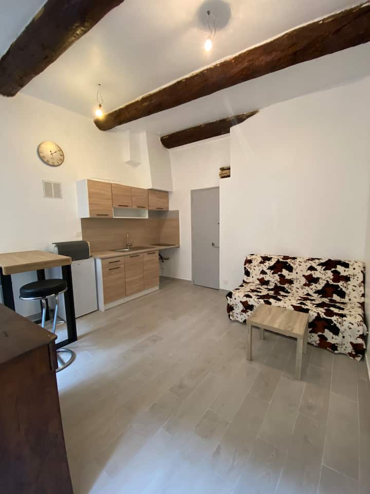 Petit T2 Quartier Artistique - ibis Marseille Centre Gare Saint Charles
