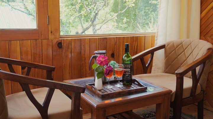 Jacuzzi Glasshouse In Jibhi (The Hot Tub Hideaway) - Jibhi