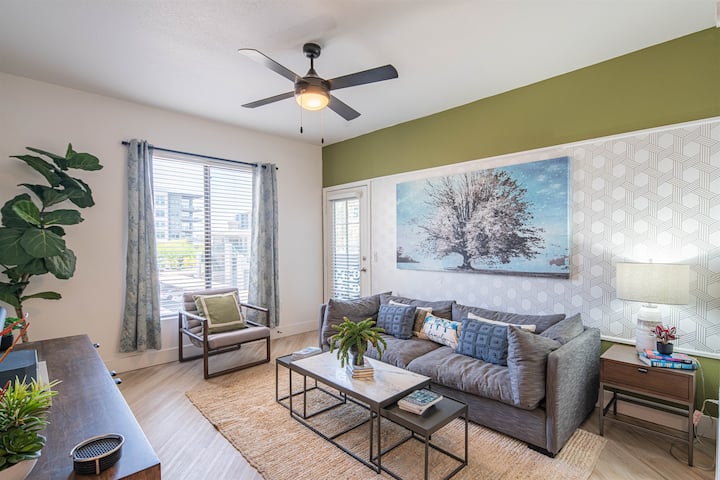 Sonoran Solace Poolside Lounge | Remodeled Suite - Phoenix, AZ