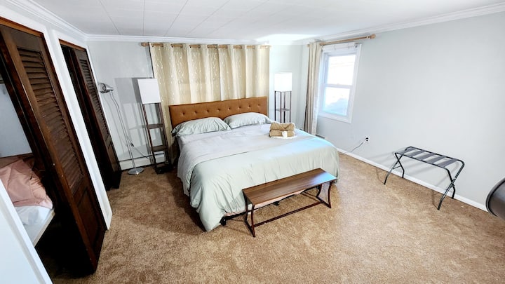 Casa Léhyde - Centralized 5bdrm Home W/game Rm - Long Island, NY