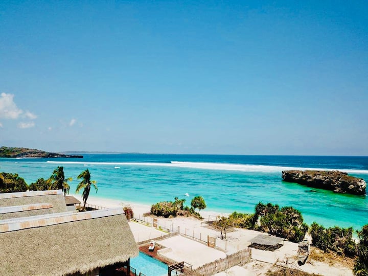 Caution ; "You May Never Want To Leave " - East Nusa Tenggara