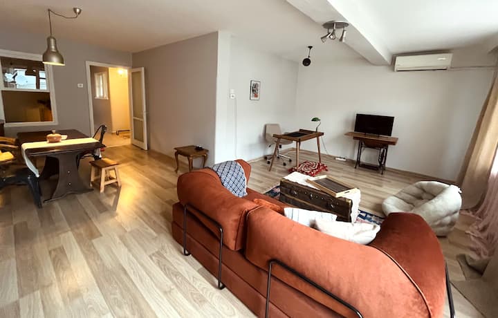 Central & Grand - 1 Chambre, 1 Salon / 2 Balcons - Izmir