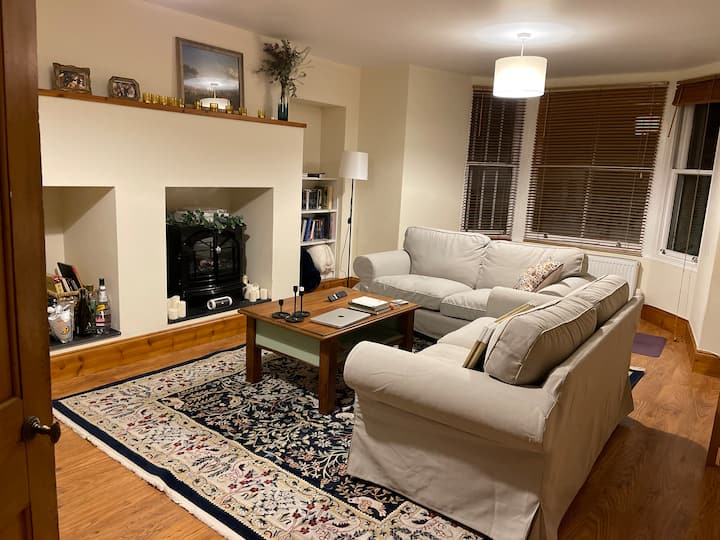 The Hobbit Hole - Edinburgh