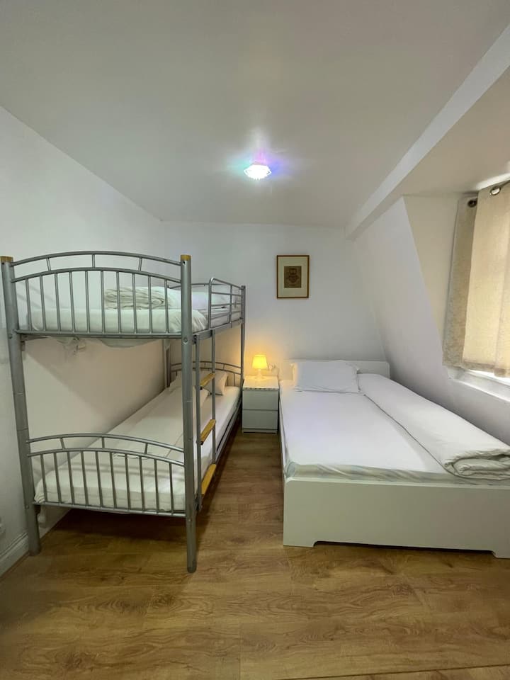 E1 Flats -2nd Floor - London