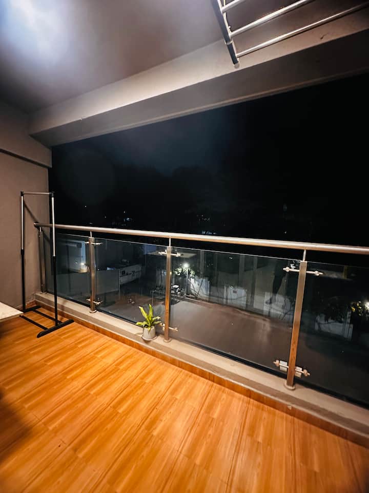 Brahmacrop 
Modern Studio Appartement@viman 
Nagar - Pune (India)