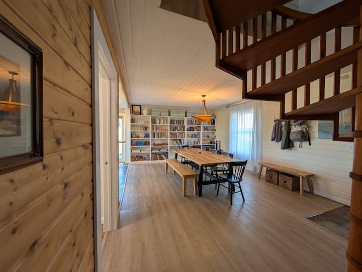 Beautiful Farm House With Amazing Freeway Access - Everett, WA