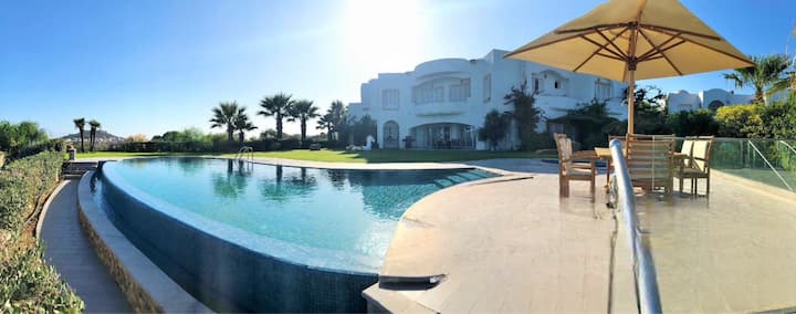 Villa De Rêve Avec Piscine ! - Kelibia