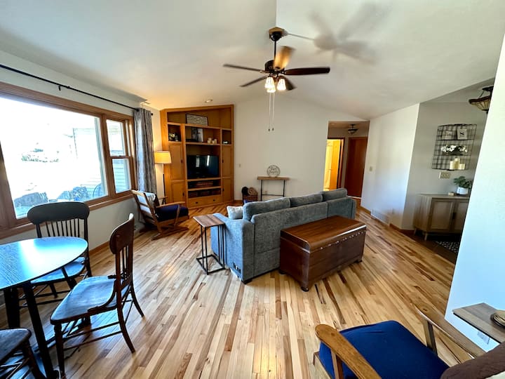 Cozy Home Close To Airventure & Amenities - Oshkosh, WI