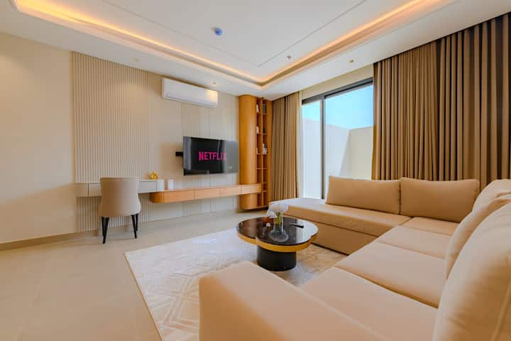 Spacious Luxury Studio | Free Gym + Near Metro - Riad